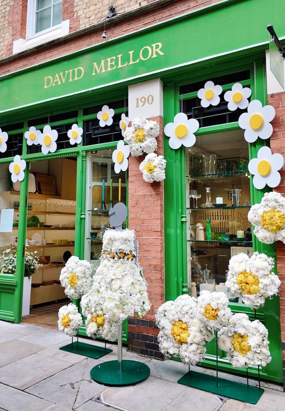 London's Free Flower Festival - Chelsea & Belgravia in Bloom 2025 ...